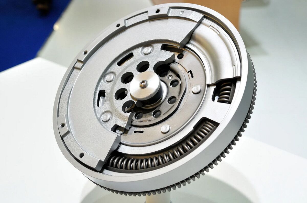 DMF failure symptoms – How to recognise early warning signs - PK MOTORS